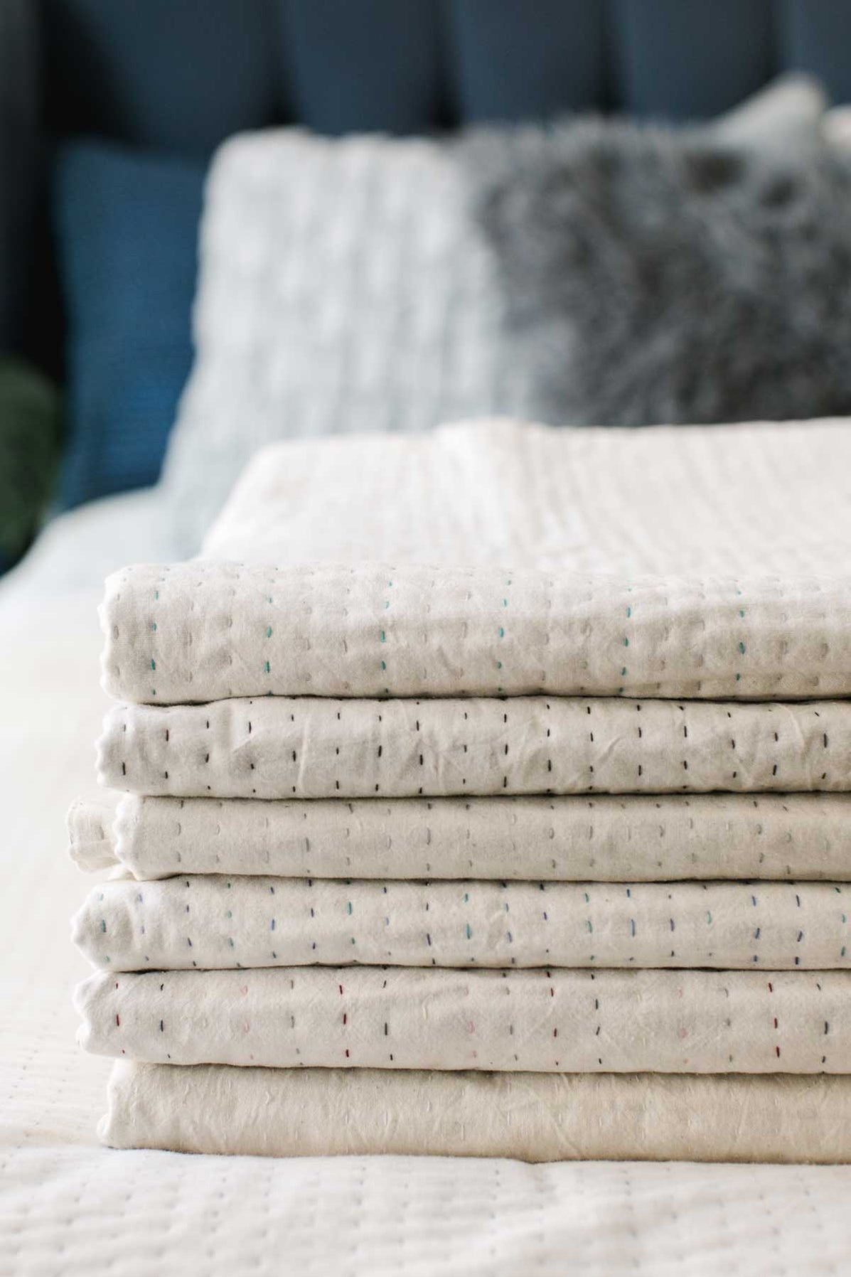 Navy Blue & White Quilts | Neutral Throw Blankets